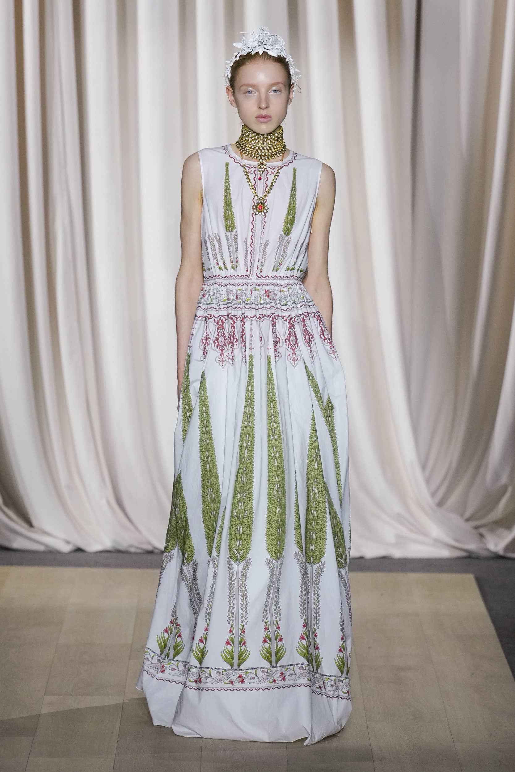 Giambattista Valli Keeps the Garden Party Going for Spring 2024 ...