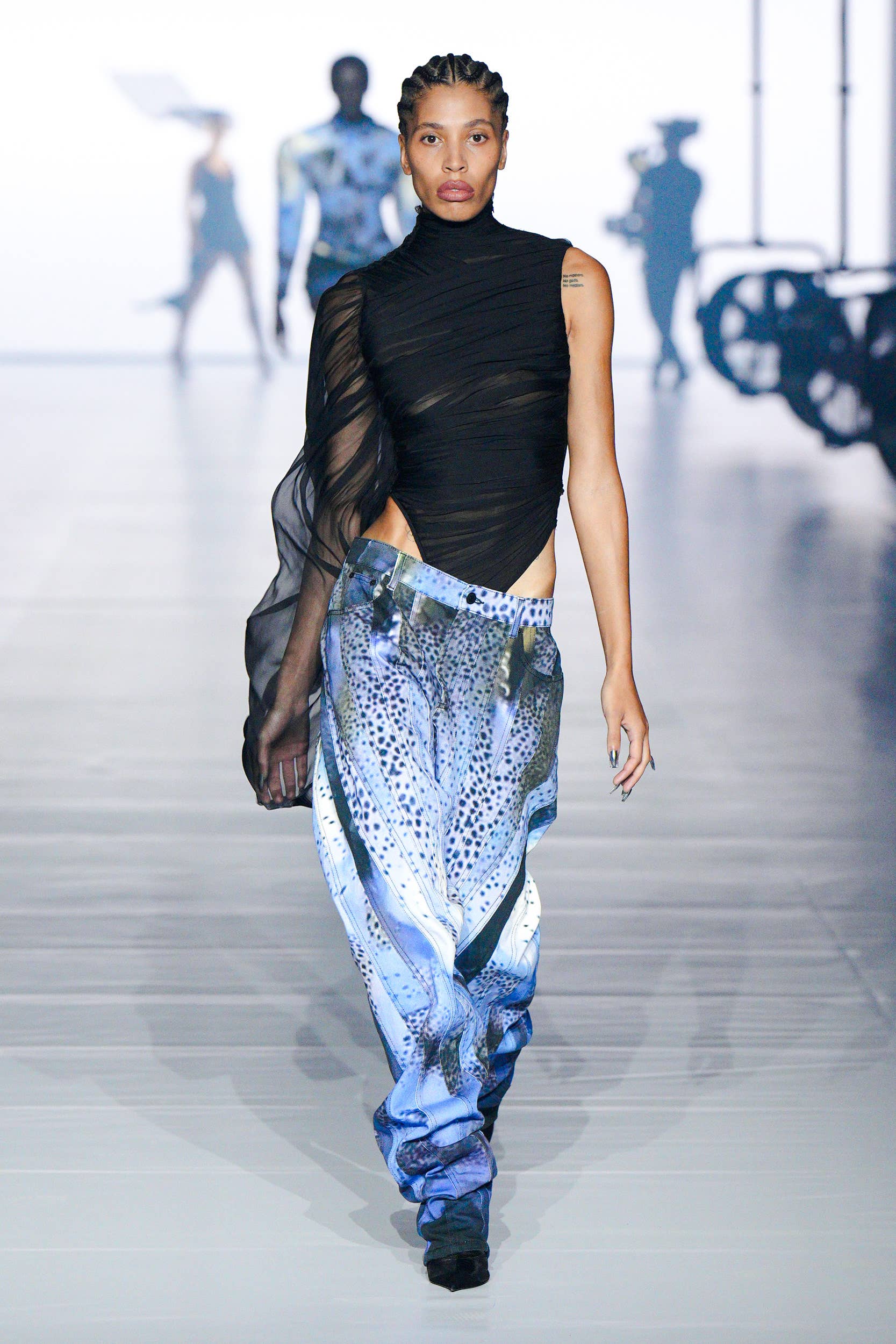 Angela Bassett, Paris Hilton, Connie Fleming and Other Icons Walk ...