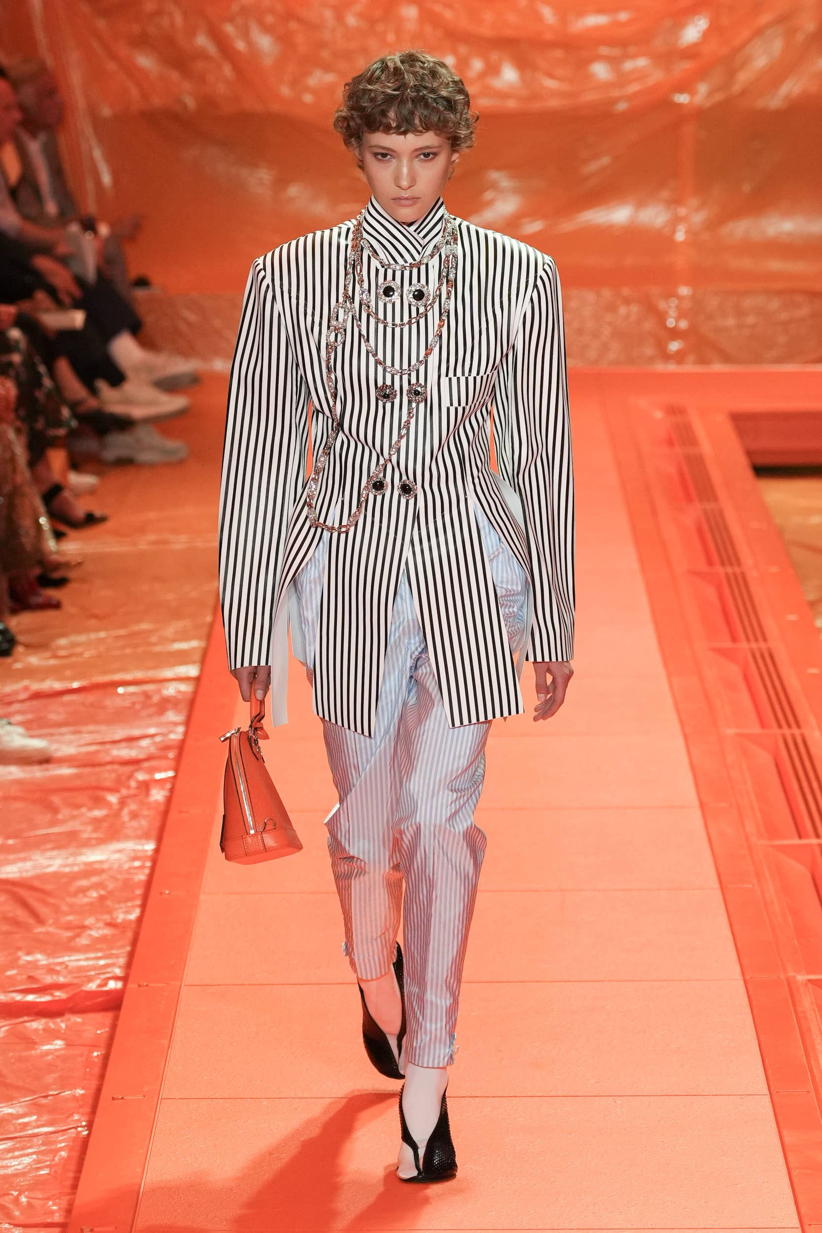 Nicolas Ghesquière Heads Will Love This Louis Vuitton Collection ...
