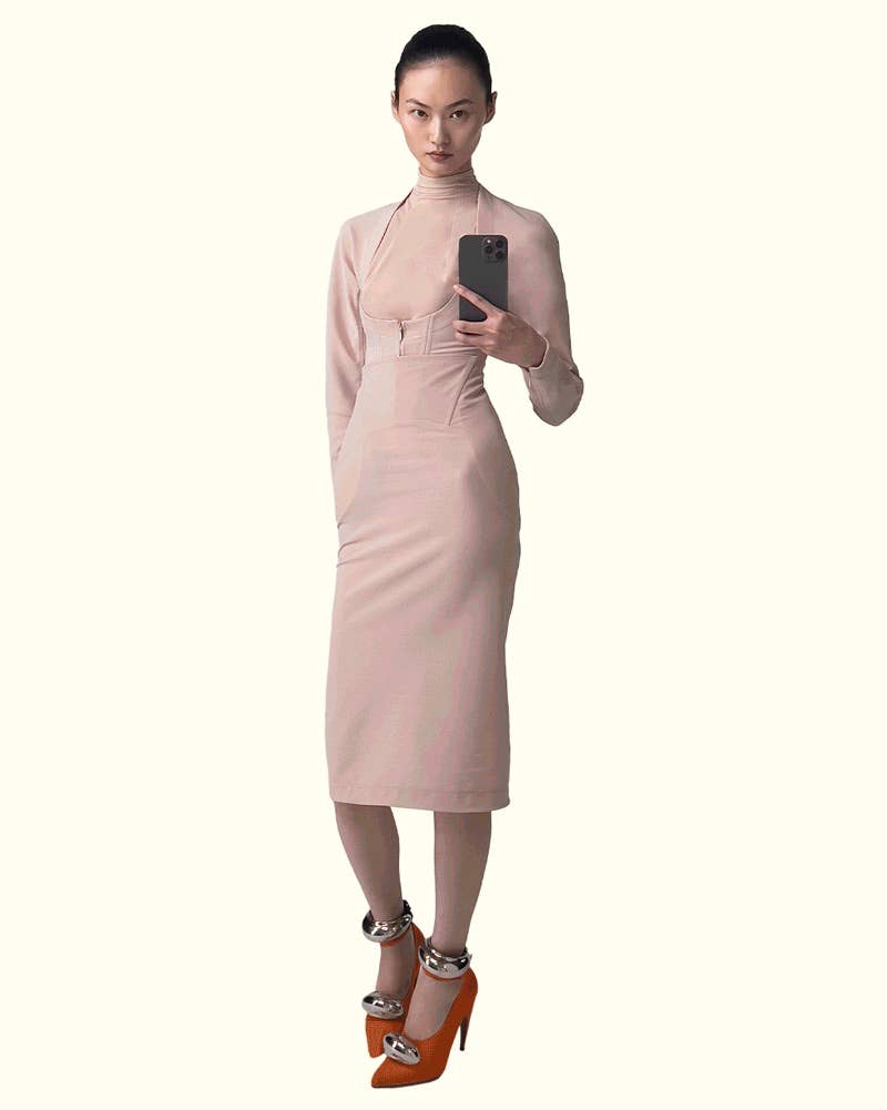 Alaïa Presents Its Winter 2024 Collection Via Model Selfies - Fashionista