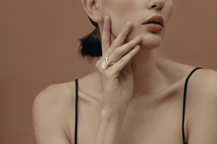 Ming Yu Wang: A Small-Batch Jewelry Brand Committed to Ethical Sourcing - Fashionista
