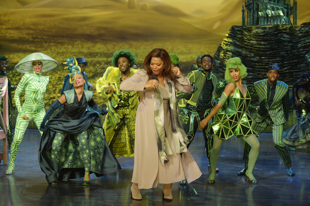 Behind-the-Scenes TV Wardrobe Secrets From All the Emmy-Nominated ...