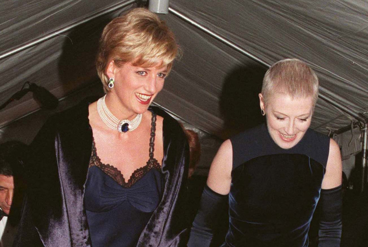 Great Outfits In Fashion History Princess Diana At The Met Fashionista