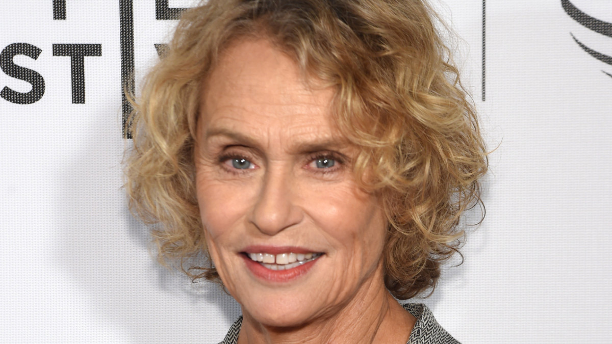 Must Read: Lauren Hutton and Others Cover 'Harper's Bazaar' Beauty ...