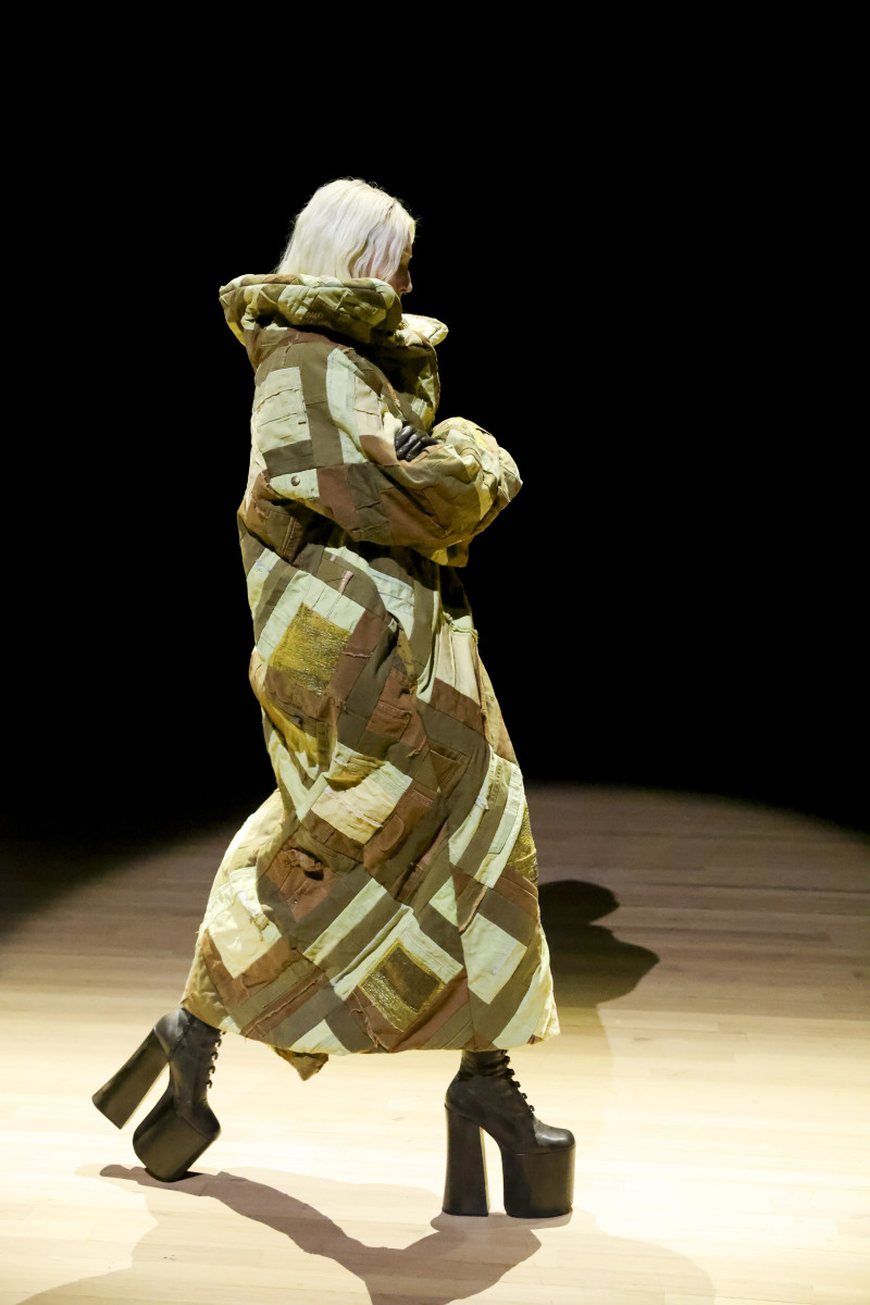 Marc Jacobs Brings Emotion and Self-Reflection to Surprise Runway ...