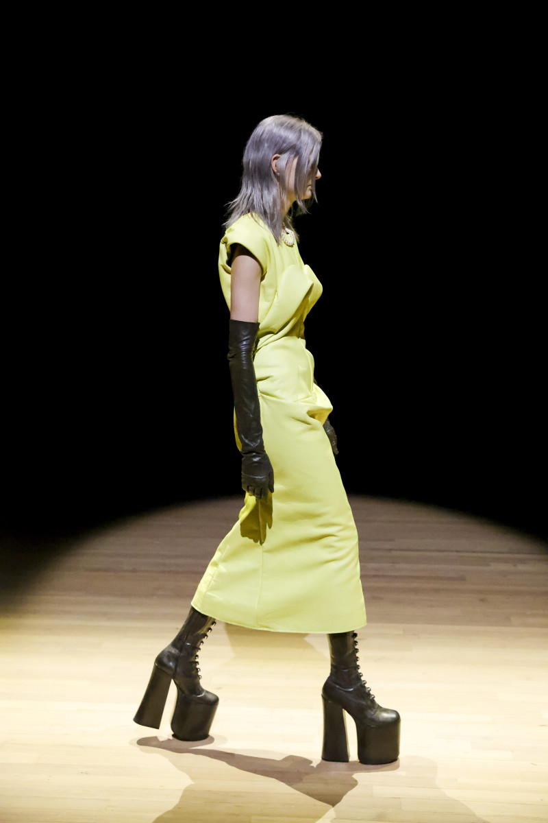 Marc Jacobs Brings Emotion and Self-Reflection to Surprise Runway ...
