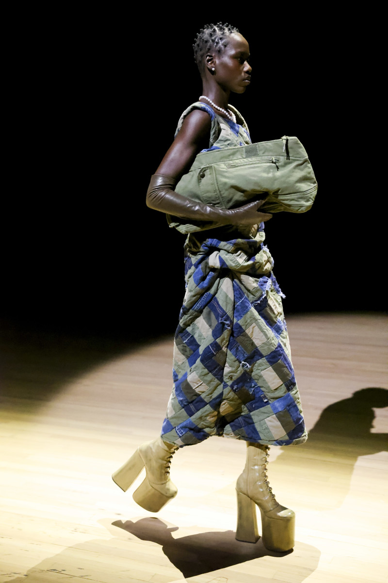 Marc Jacobs Brings Emotion and Self-Reflection to Surprise Runway ...