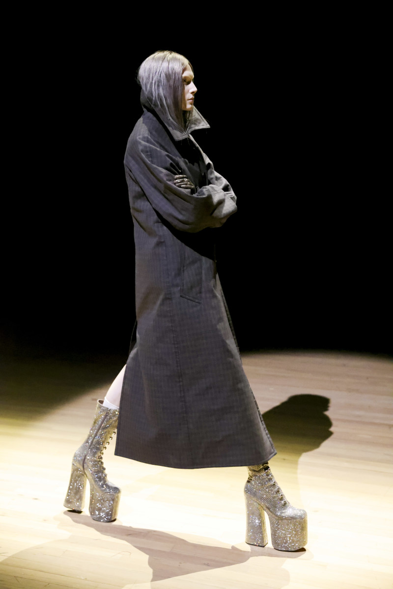 Marc Jacobs Brings Emotion and Self-Reflection to Surprise Runway ...