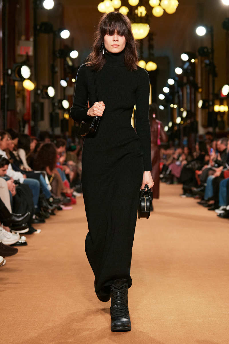 Coach Just Introduced so Many New Bags, Models Carried 2 at a Time ...