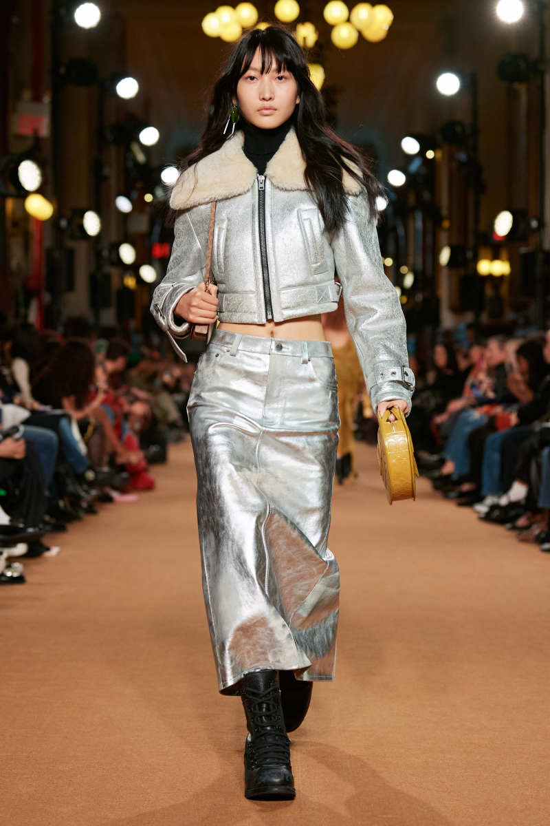 Coach Just Introduced so Many New Bags, Models Carried 2 at a Time ...