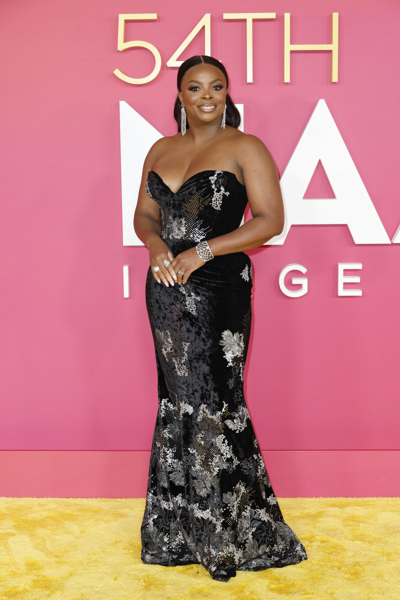 The 19 Best Looks From the 2023 NAACP Image Awards - Fashionista