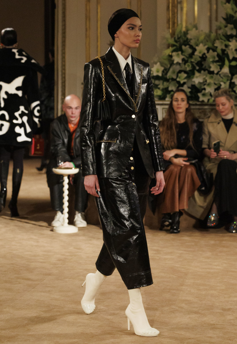 Daniel Roseberry's First Ready-to-Wear Runway for Schiaparelli Offers ...