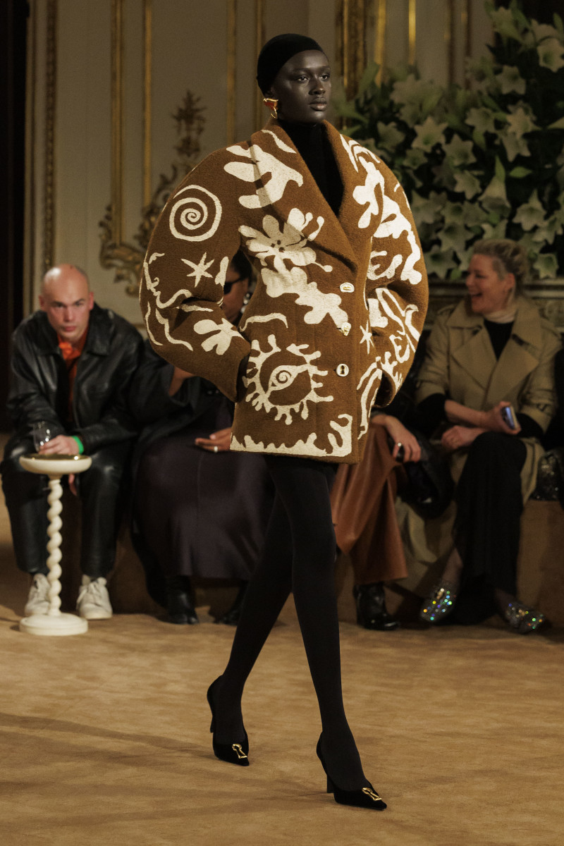 Daniel Roseberry's First Ready-to-Wear Runway for Schiaparelli Offers ...