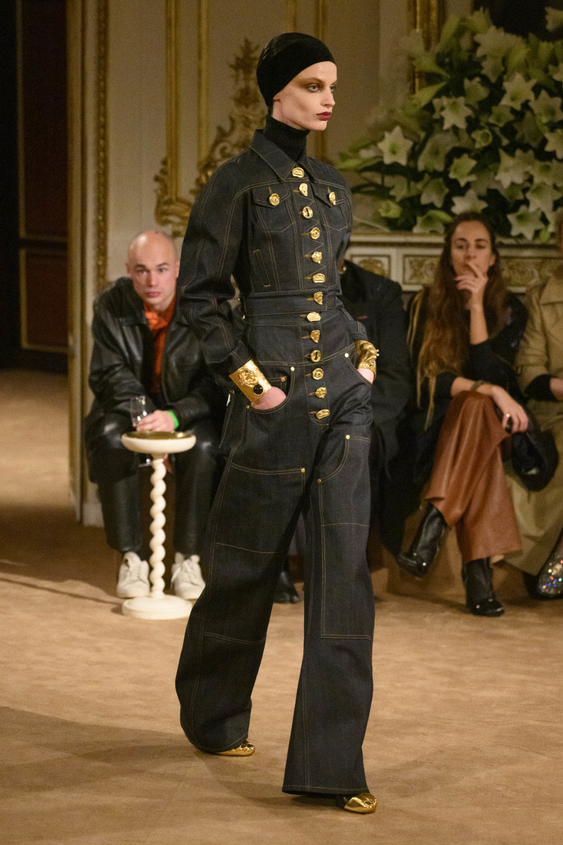 Daniel Roseberry's First Ready-to-Wear Runway for Schiaparelli Offers ...