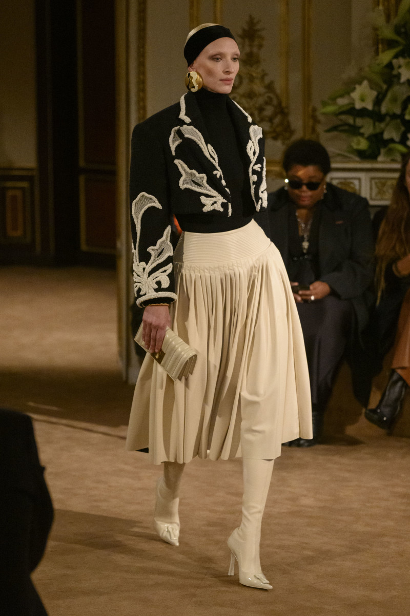 Daniel Roseberry's First Ready-to-Wear Runway for Schiaparelli Offers ...