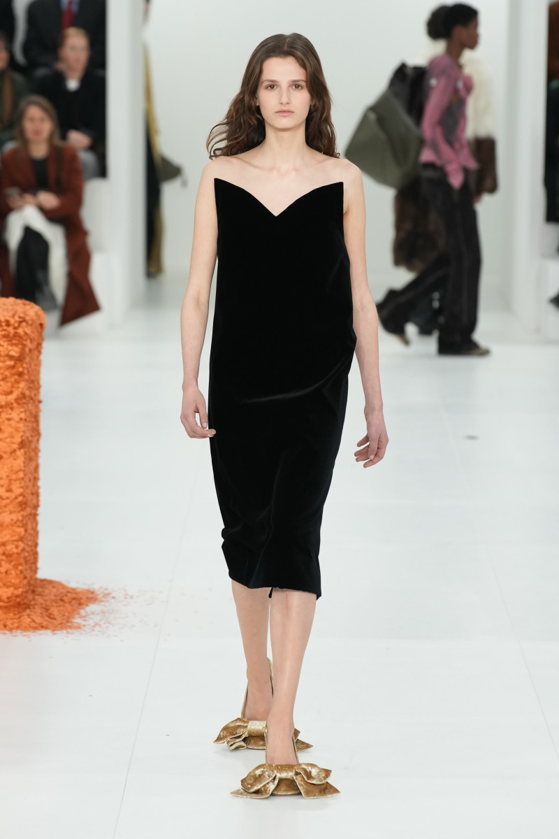 Loewe's Fall 2023 Collection Is Designed to Make You Confused - Fashionista