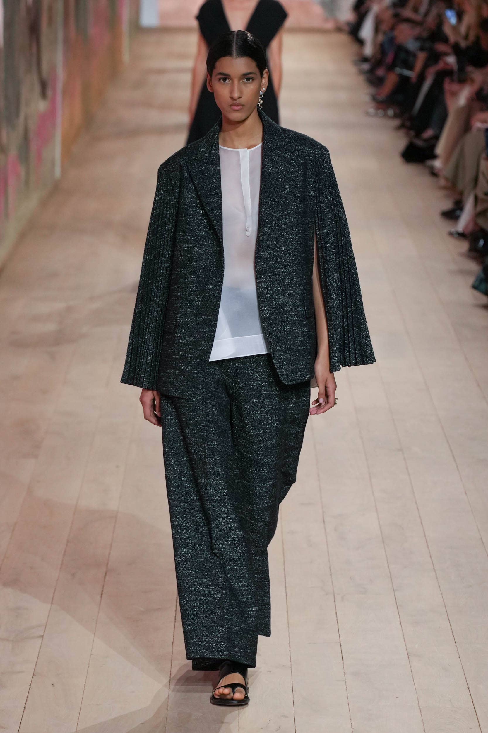 Dior Presents a Neutral-Toned, Greek Goddess-Inspired Couture ...