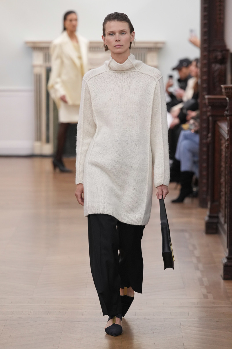 Bevza Gives the Apron Dress an Elevated Twist for Fall 2024 - Fashionista