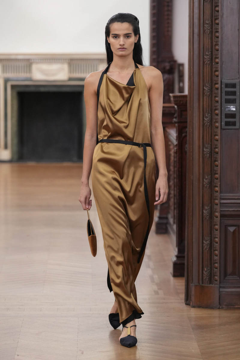 Bevza Gives the Apron Dress an Elevated Twist for Fall 2024 - Fashionista