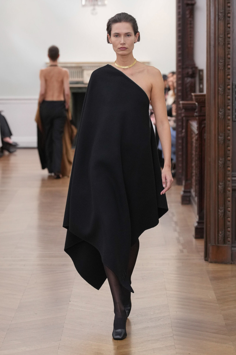 Bevza Gives the Apron Dress an Elevated Twist for Fall 2024 - Fashionista