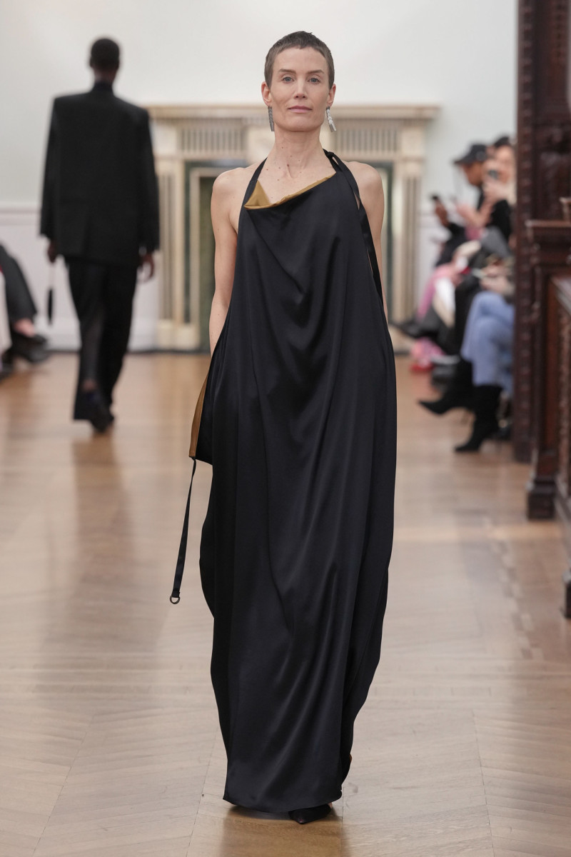 Bevza Gives the Apron Dress an Elevated Twist for Fall 2024 - Fashionista