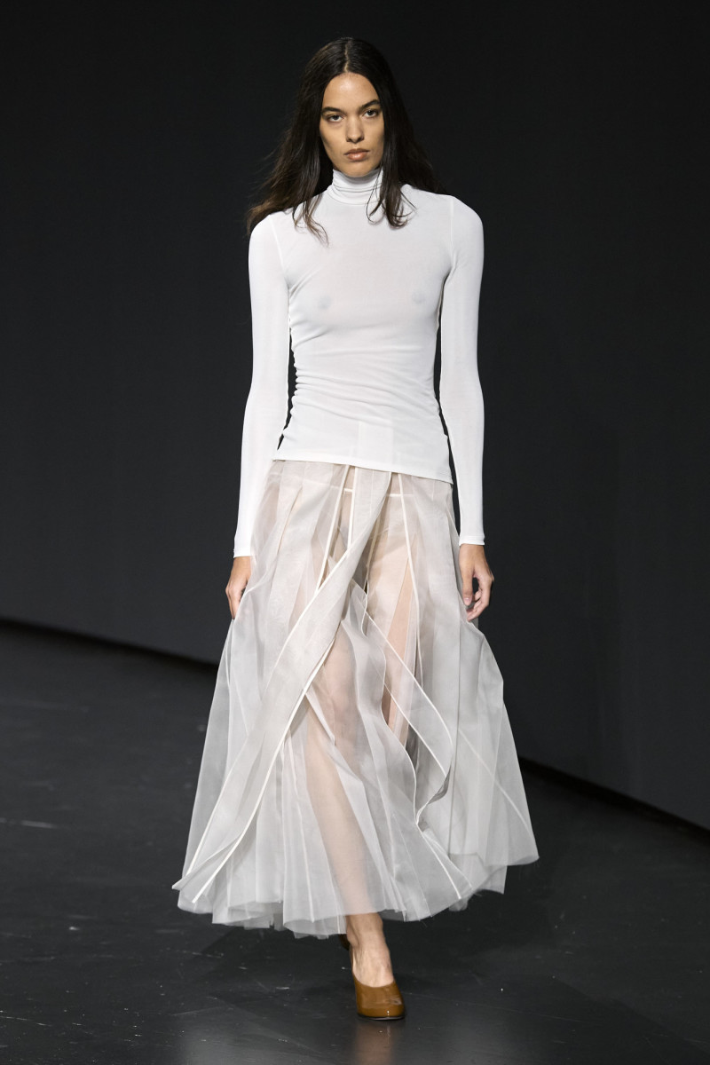 16Arlington Declares Shirts as Scarves for Fall 2024 - Fashionista