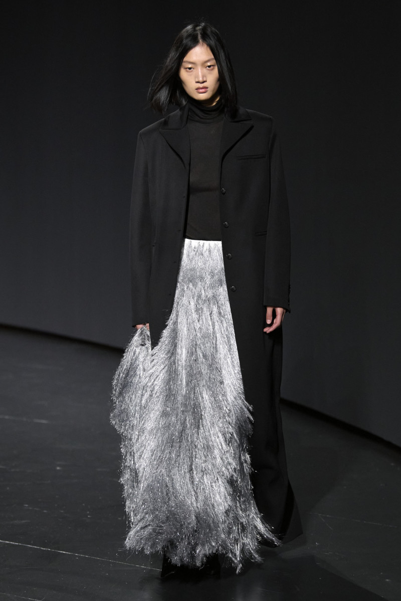 16Arlington Declares Shirts as Scarves for Fall 2024 - Fashionista