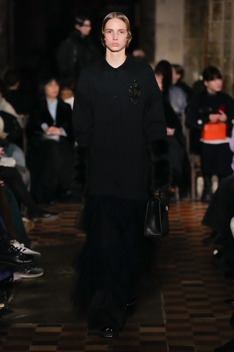 Simone Rocha Gives Her Dreamy Silhouettes a Little More Shape With ...