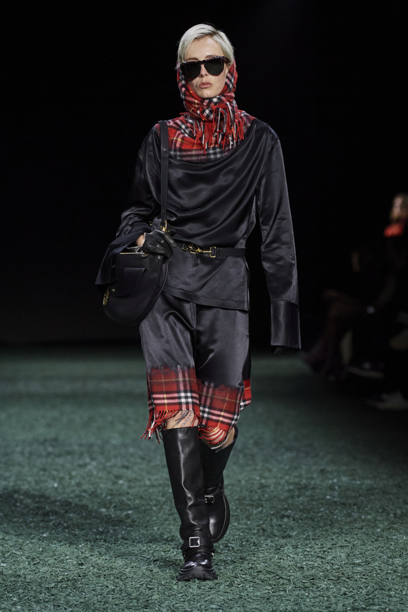 Daniel Lee Continues to Focus on Outerwear for Burberry Fall 2024 ...
