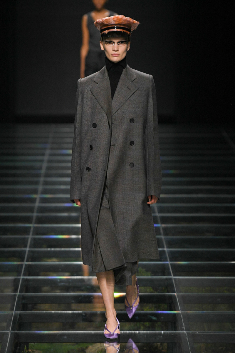 TikTok Is Going to Absolutely Love Prada's Bow-Heavy Fall 2024 ...