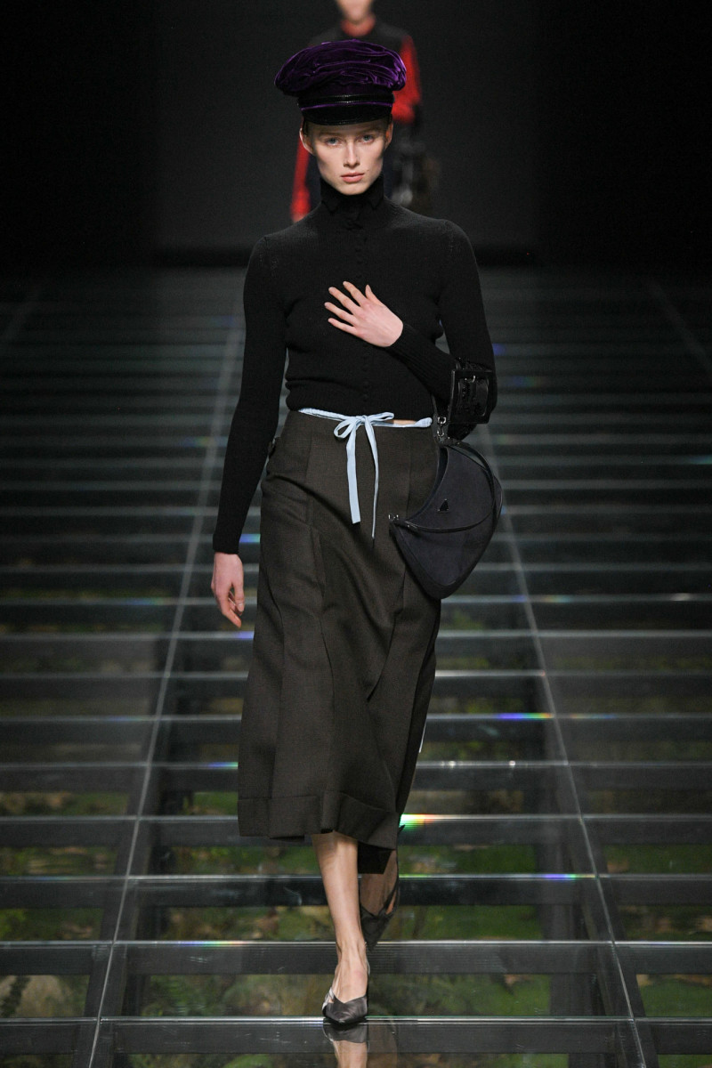 TikTok Is Going to Absolutely Love Prada's Bow-Heavy Fall 2024 ...