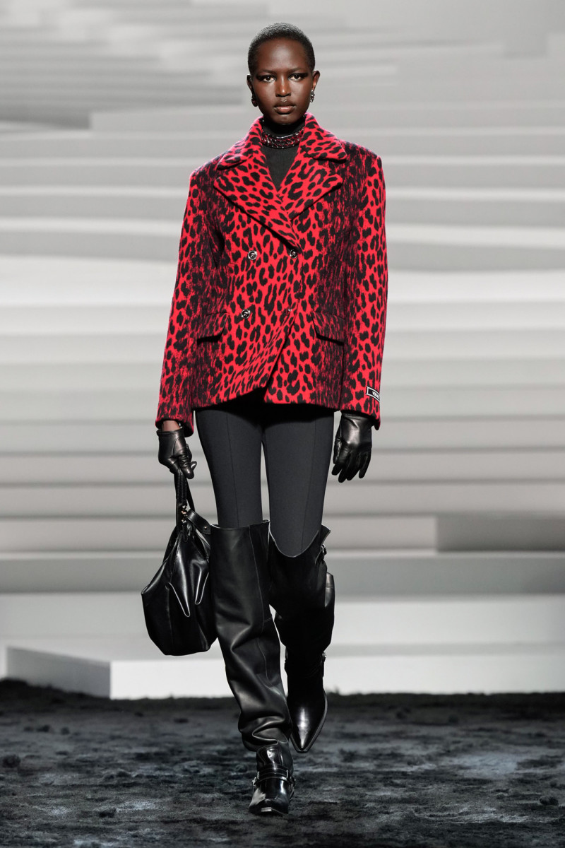 Versace Gives Its Power Suiting a Punk Twist for Fall 2024 - Fashionista