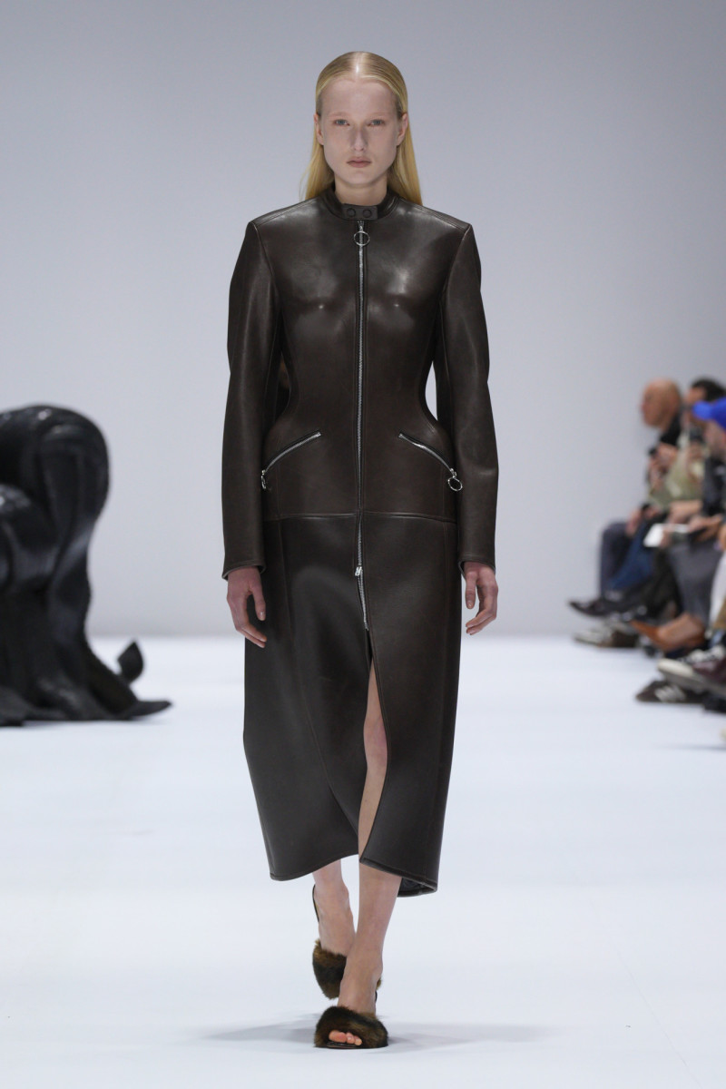 Acne Studios Plays With Sculptural Leather and Denim for Fall 2024 ...