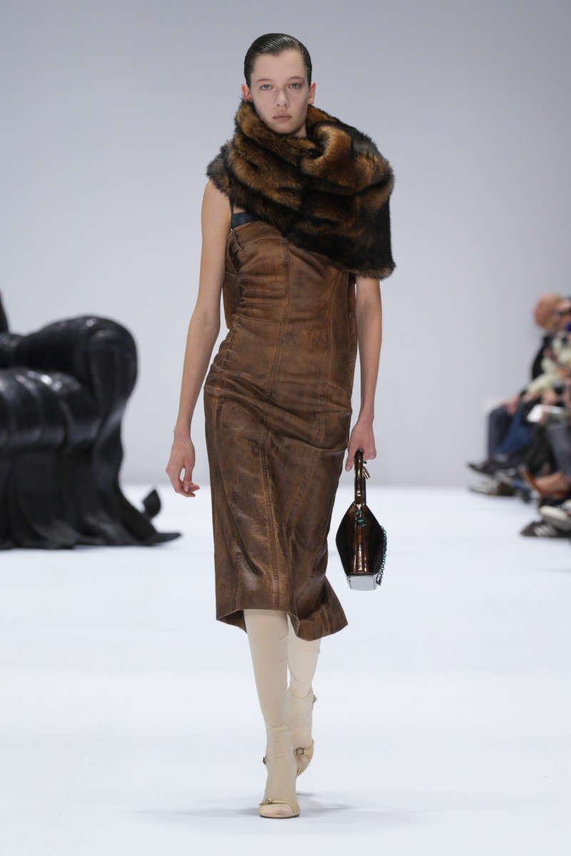 Acne Studios Plays With Sculptural Leather and Denim for Fall 2024 ...