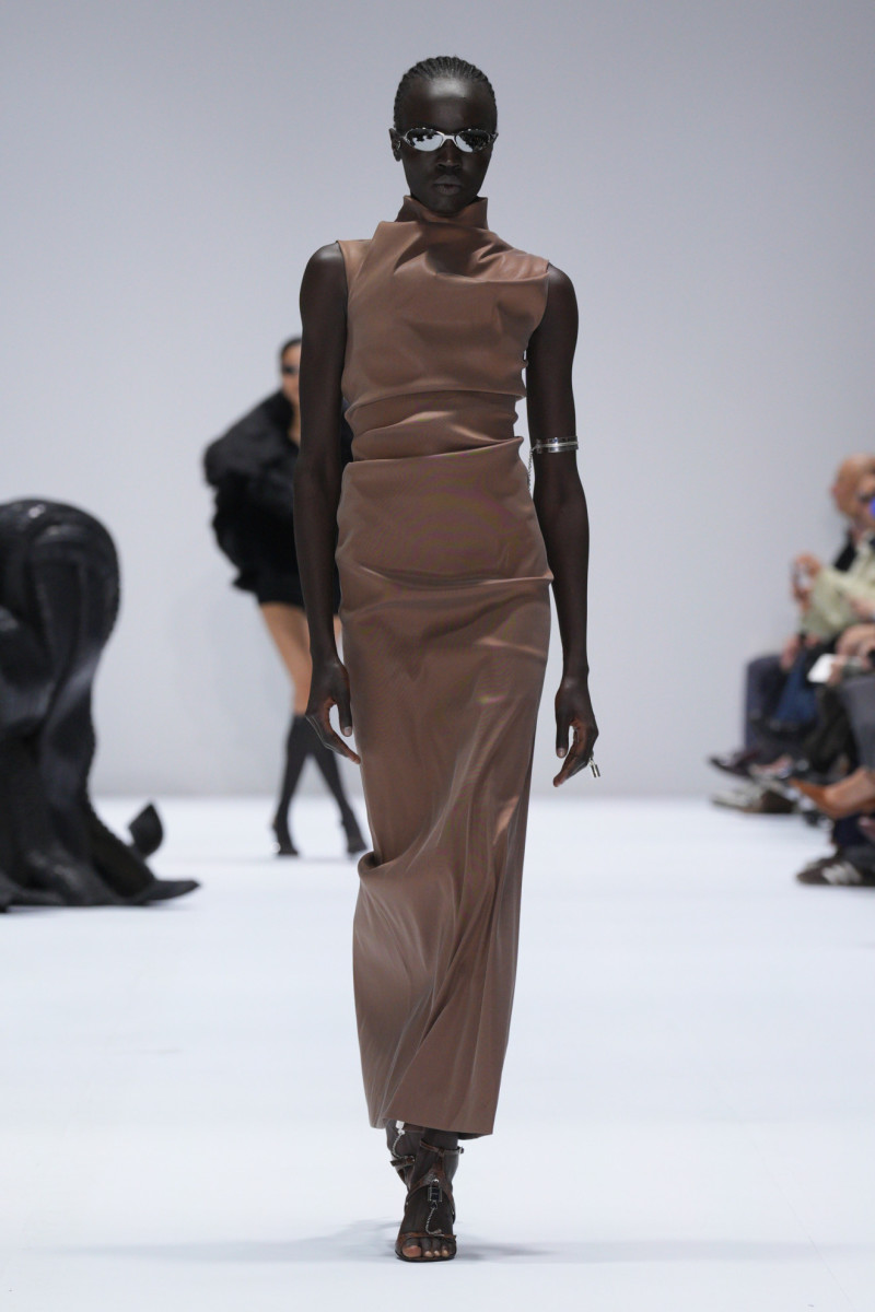 Acne Studios Plays With Sculptural Leather and Denim for Fall 2024 ...