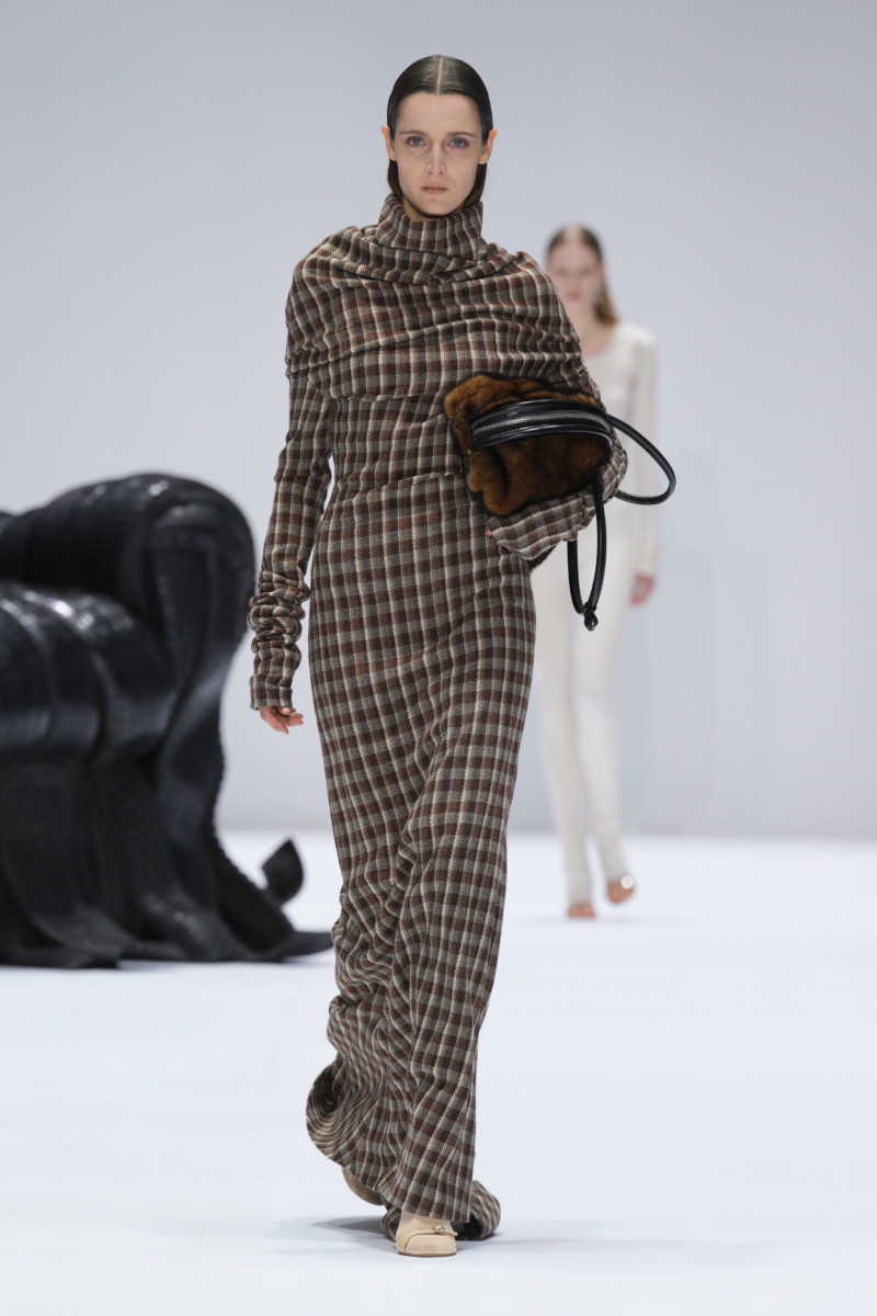 Acne Studios Plays With Sculptural Leather and Denim for Fall 2024 ...