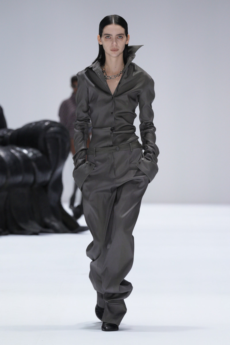 Acne Studios Plays With Sculptural Leather and Denim for Fall 2024 ...
