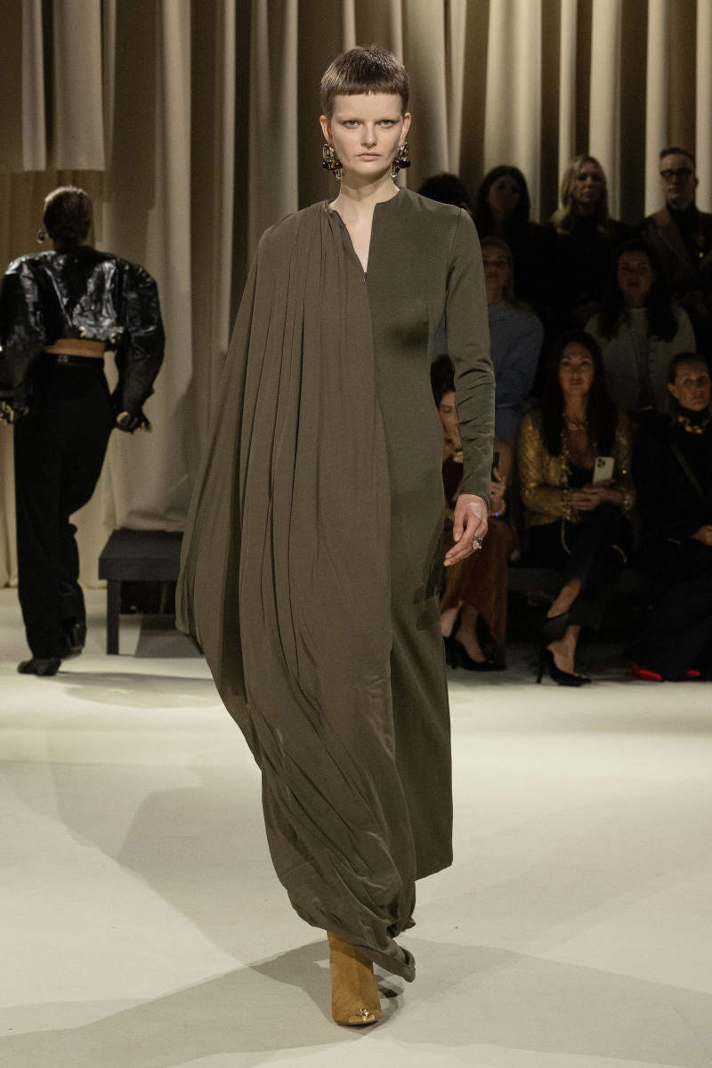 Schiaparelli Knows It's All About the Accessories - Fashionista