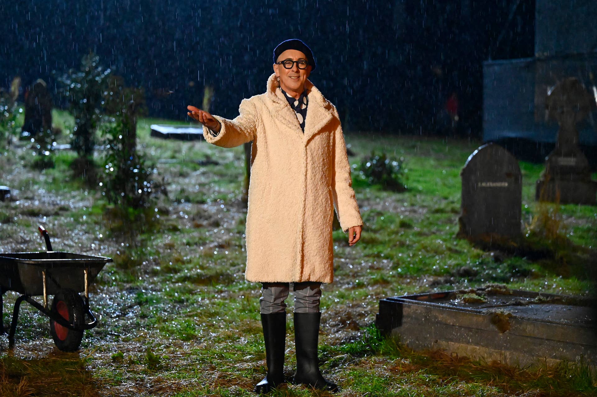 Everything You Could Possibly Want to Know About Alan Cumming's Outfits ...