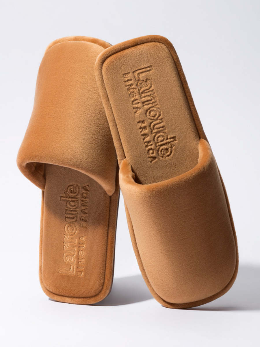 23 Cute Slippers to Maximize Coziness at Home - Fashionista