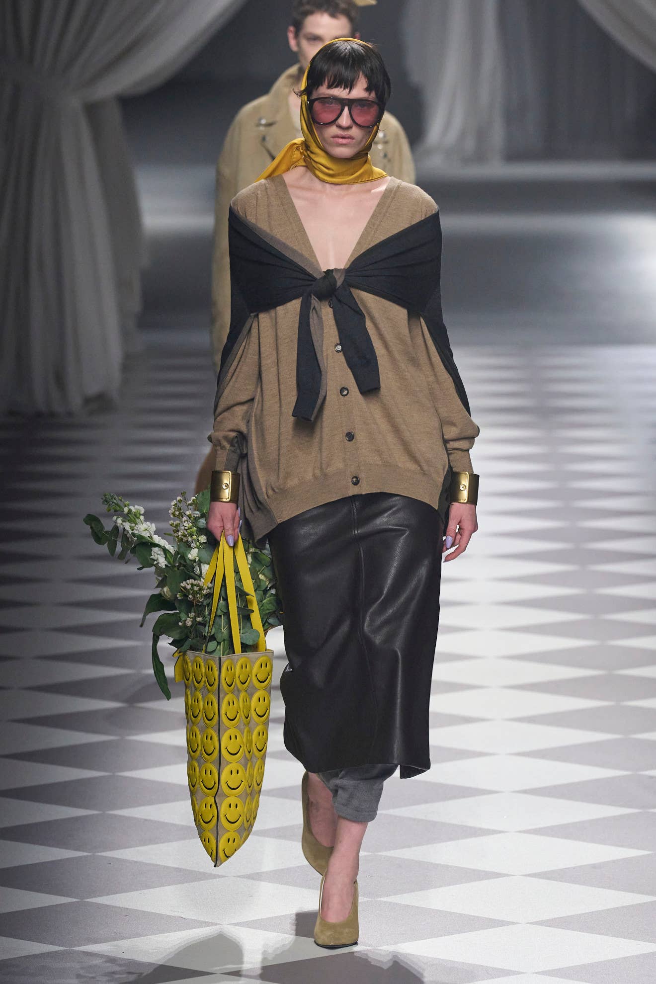 Sweaters as Scarves: 64 Styling Ideas From Fall 2024 Fashion Month ...