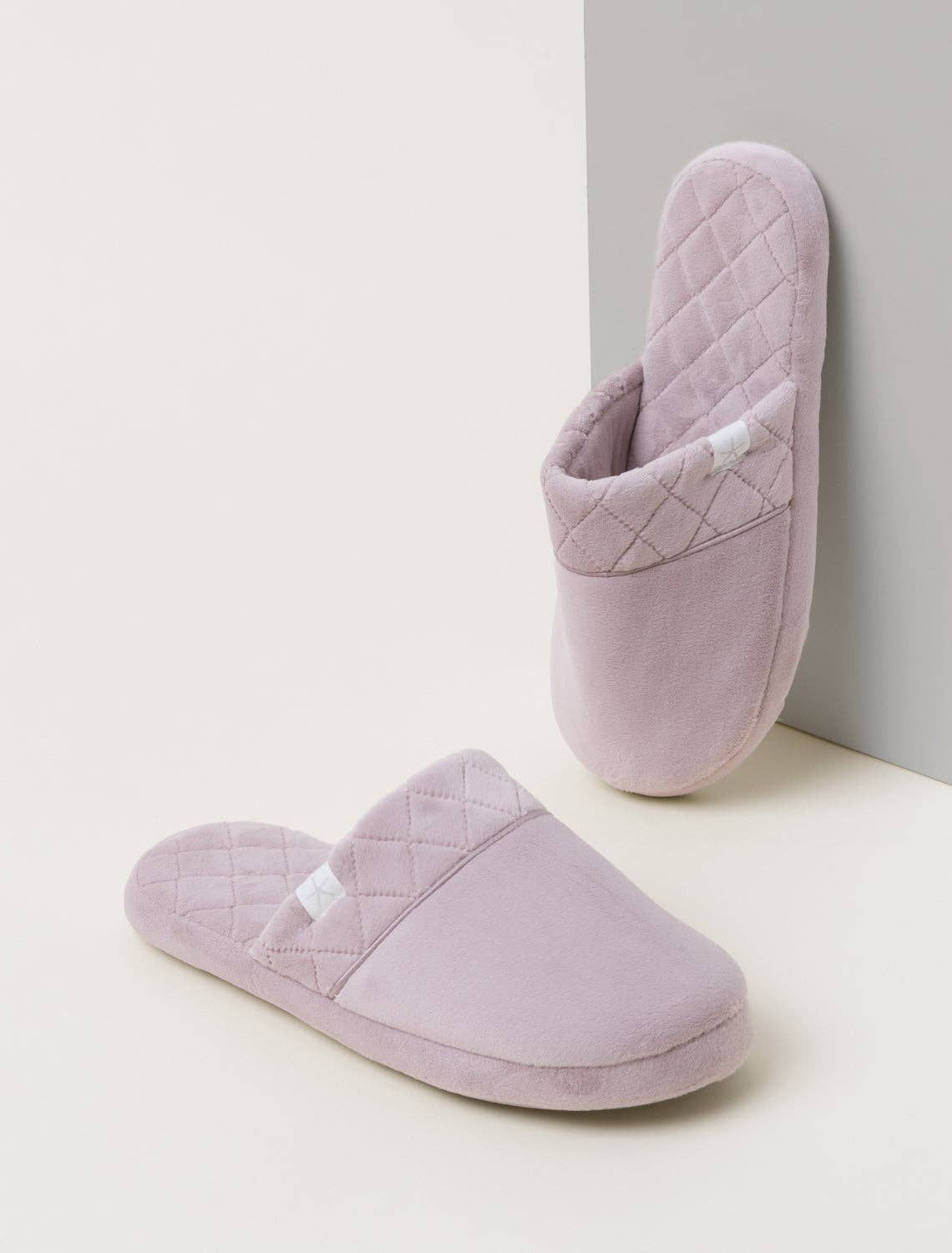 23 Cute Slippers to Maximize Coziness at Home - Fashionista