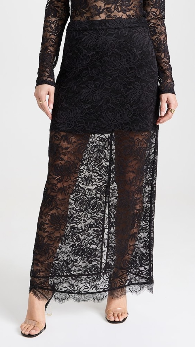 Great Outfits in Fashion History: Kristin Davis Wearing Lacy Lingerie ...