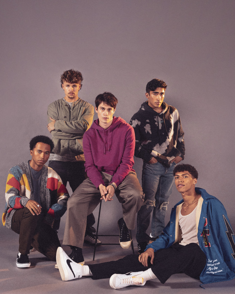 How Costumes Bring a Picture-Perfect Boyband to Life in 'The Idea of ...