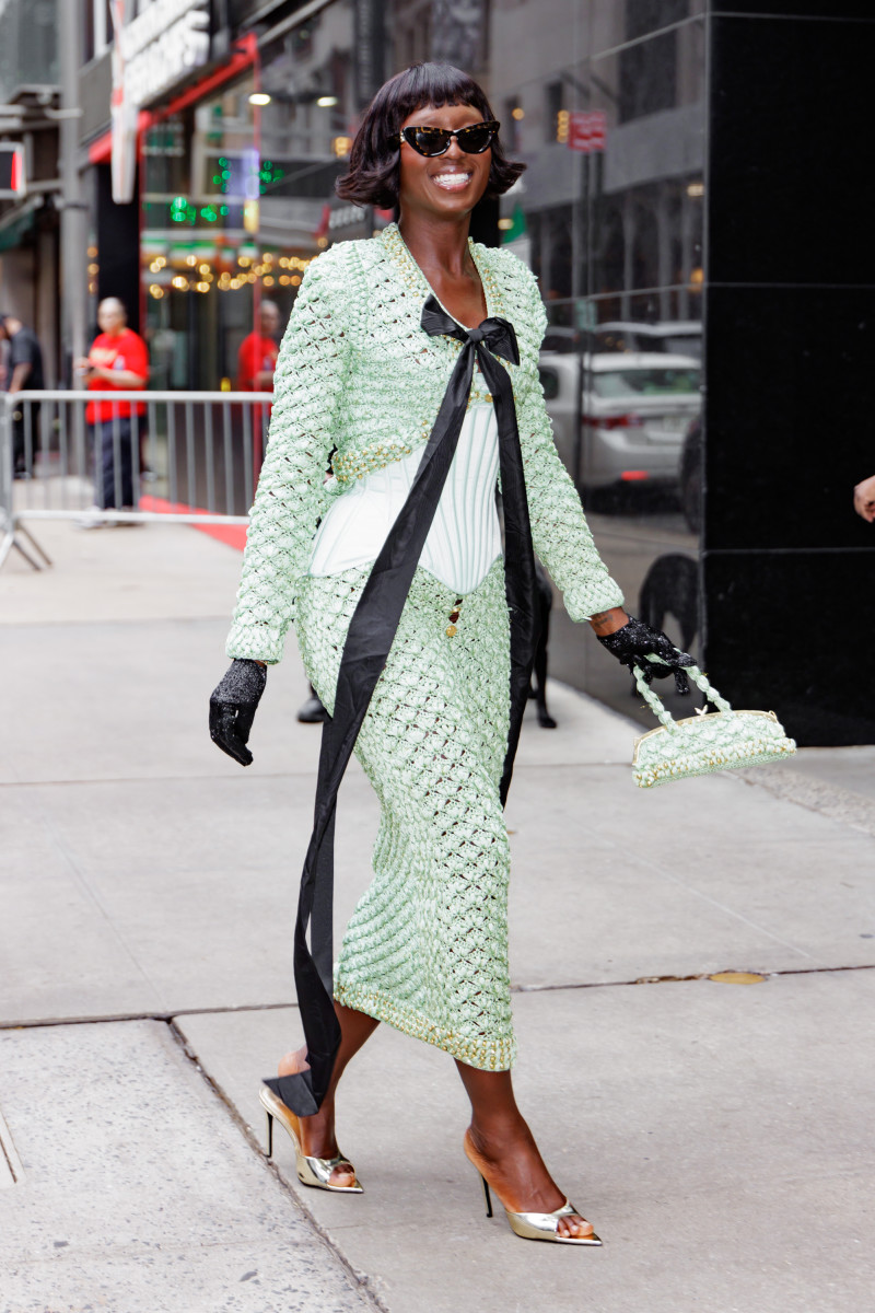 Jodie Turner-Smith's Latest Look Proves Bows Aren't Going Anywhere ...