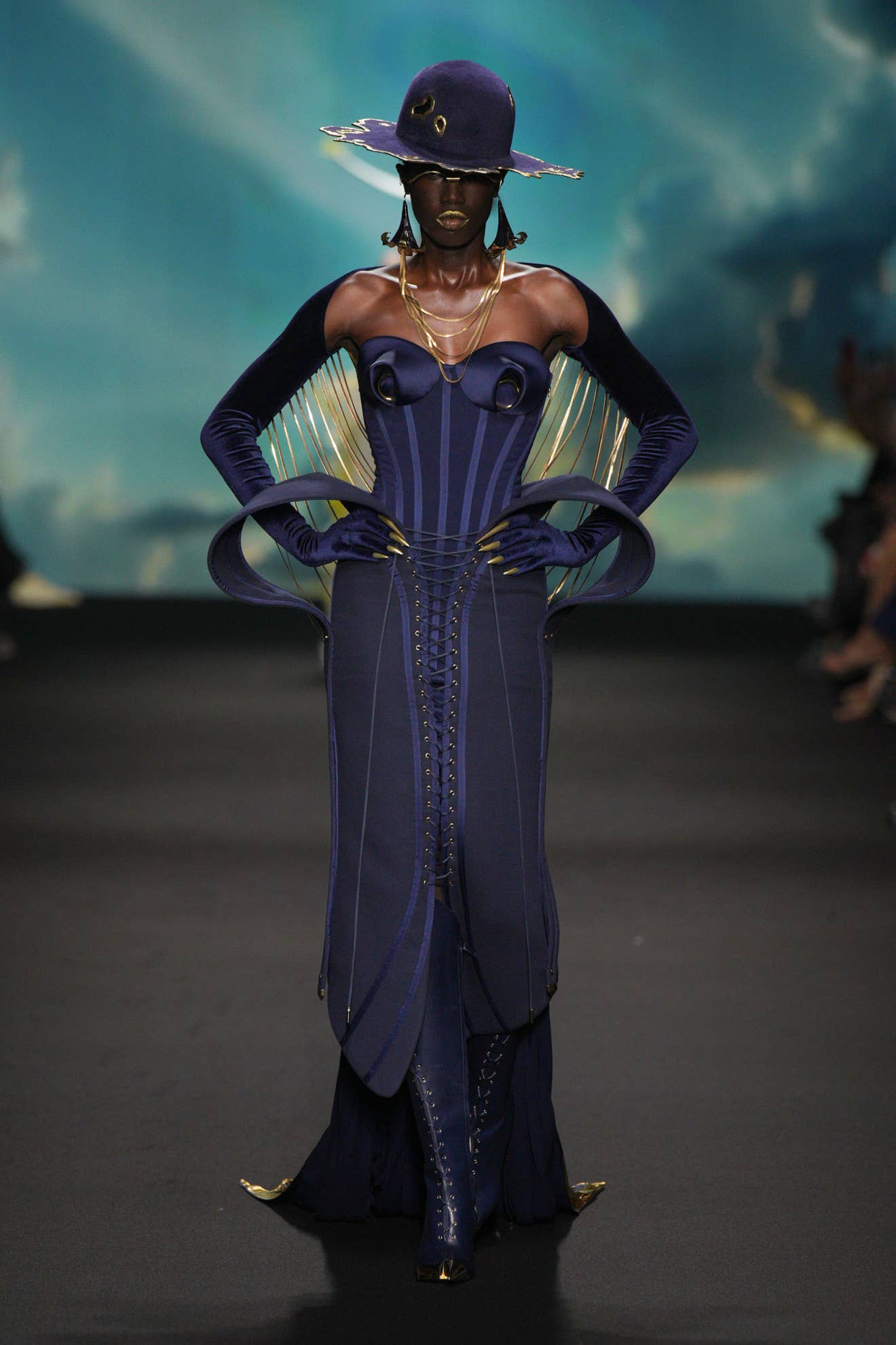 Robert Wun Expands on His Signature Shapes for Fall 2024 Haute Couture ...