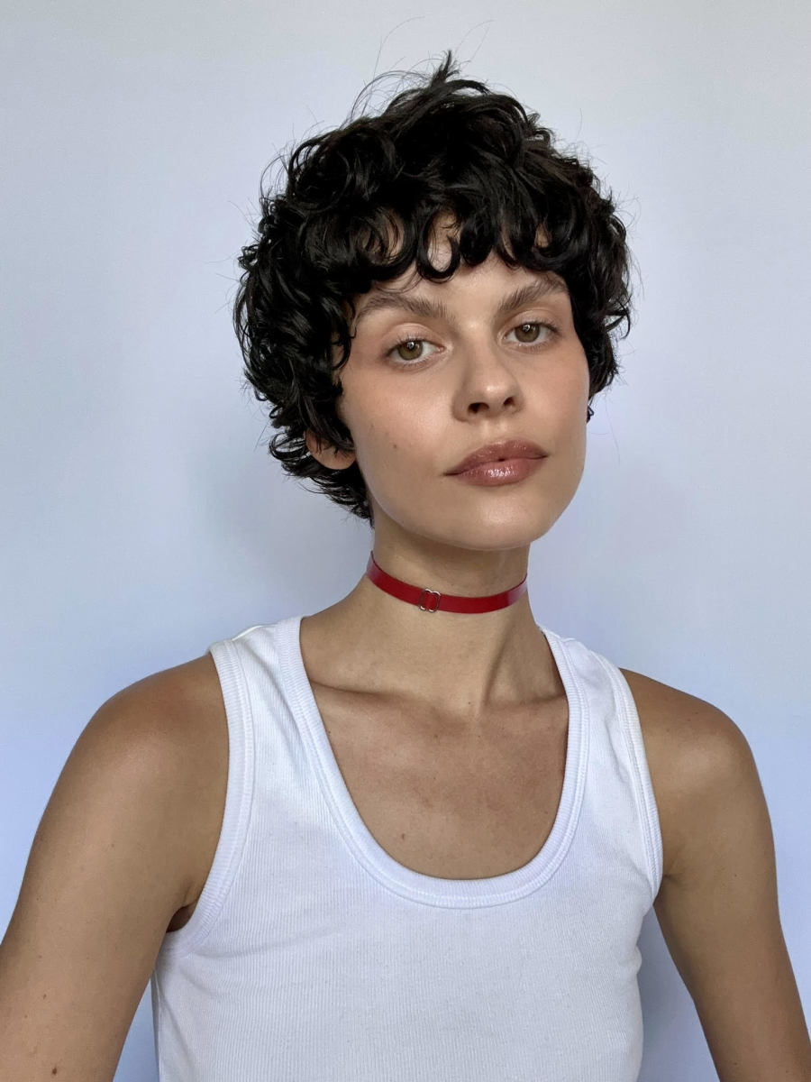 The Dark History of the 'Guillotine Cut,' the Short Hairstyle all the ...