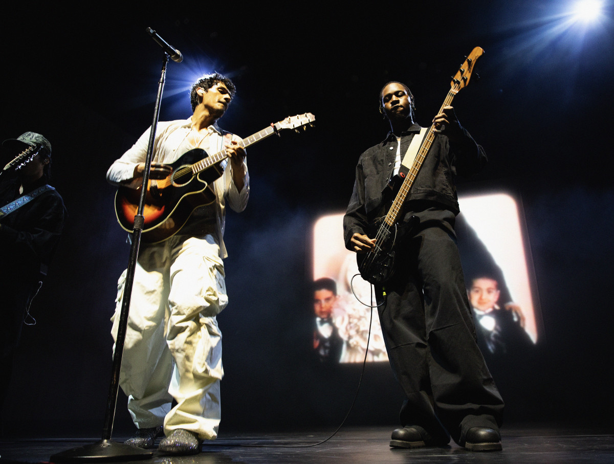 Omar Apollo's 'God Said No' Tour Wardrobe Is Meant to 'Gag the Girls ...