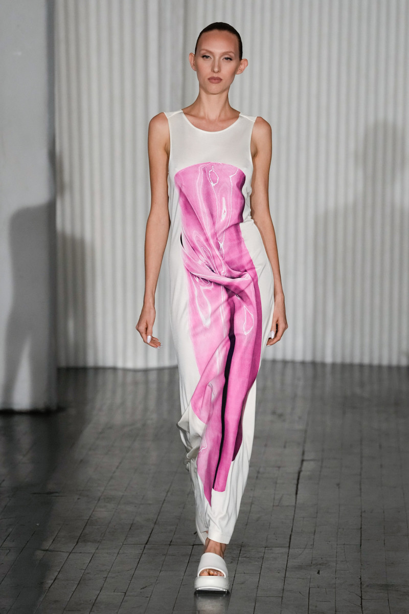 Kate Barton Channeled a Viral Bag Into a Goldfish Sponsorship for Her ...