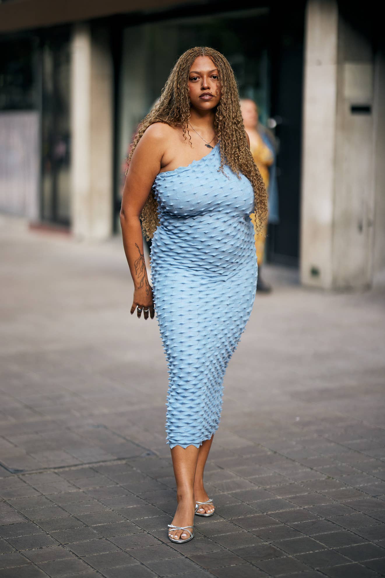 The Bag Charm Trend Took Over London Fashion Week Street Style ...